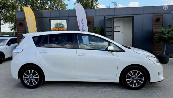 Balts Toyota Verso 2013 Tauragė, ar dzinēja tilpumu 2.00 L un nobraukumu 141 tūkst. km par 6100 €, foto 6 vietnē AUTOMOTO.COM.LV