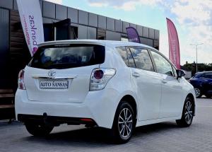 White Toyota Verso 2013 in Taurage, with an engine capacity of 2.00 L and mileage of 141 thousand km for 6100 €, photo 9 on AUTOMOTO.COM.LV