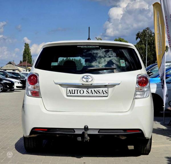 Balts Toyota Verso 2013 Tauragė, ar dzinēja tilpumu 2.00 L un nobraukumu 141 tūkst. km par 6100 €, foto 9 vietnē AUTOMOTO.COM.LV