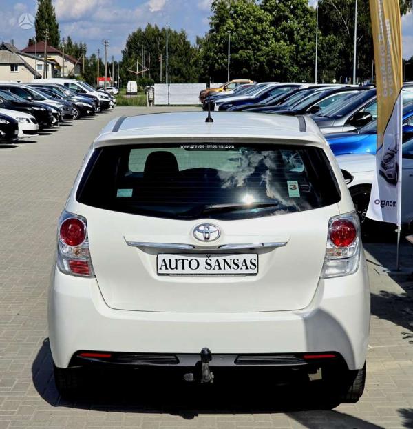 Balts Toyota Verso 2013 Tauragė, ar dzinēja tilpumu 2.00 L un nobraukumu 141 tūkst. km par 6100 €, foto 10 vietnē AUTOMOTO.COM.LV
