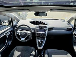 White Toyota Verso 2013 in Taurage, with an engine capacity of 2.00 L and mileage of 141 thousand km for 6100 €, photo 14 on AUTOMOTO.COM.LV