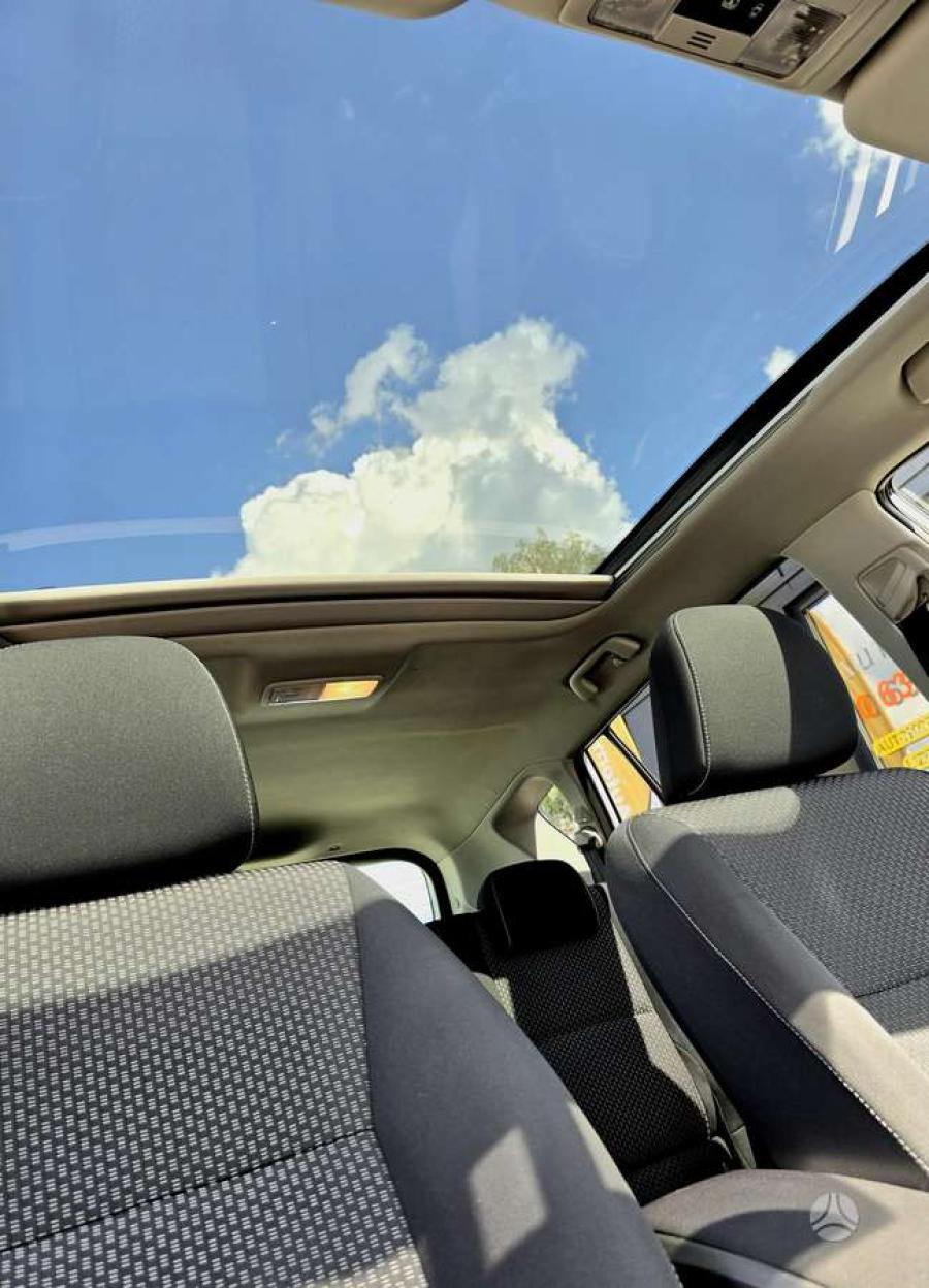 White Toyota Verso 2013 in Taurage, with an engine capacity of 2.00 L and mileage of 141 thousand km for 6100 €, photo 21 on AUTOMOTO.COM.LV