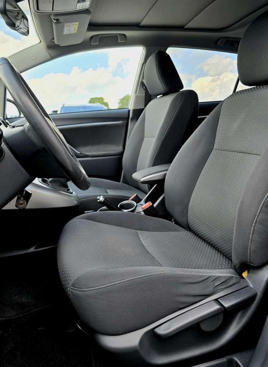 White Toyota Verso 2013 in Taurage, with an engine capacity of 2.00 L and mileage of 141 thousand km for 6100 €, photo 22 on AUTOMOTO.COM.LV