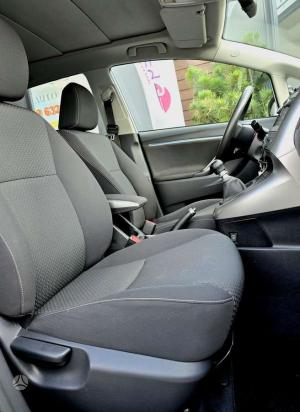 White Toyota Verso 2013 in Taurage, with an engine capacity of 2.00 L and mileage of 141 thousand km for 6100 €, photo 23 on AUTOMOTO.COM.LV