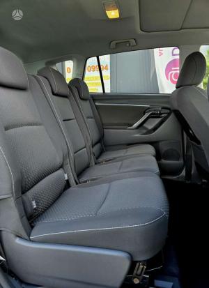 White Toyota Verso 2013 in Taurage, with an engine capacity of 2.00 L and mileage of 141 thousand km for 6100 €, photo 26 on AUTOMOTO.COM.LV