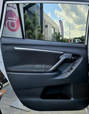 White Toyota Verso 2013 in Taurage, with an engine capacity of 2.00 L and mileage of 141 thousand km for 6100 €, photo 31 on AUTOMOTO.COM.LV