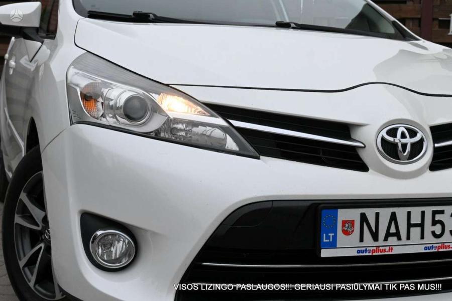 Balts Toyota Verso 2013 Kretinga, ar dzinēja tilpumu 2.00 L un nobraukumu 221 tūkst. km par 5799 €, foto 7 vietnē AUTOMOTO.COM.LV