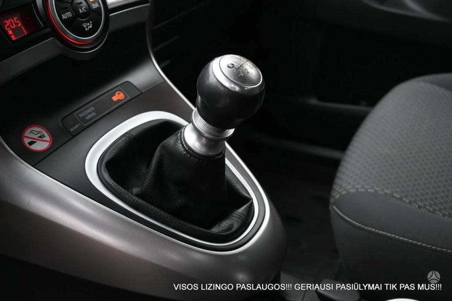 Balts Toyota Verso 2013 Kretinga, ar dzinēja tilpumu 2.00 L un nobraukumu 221 tūkst. km par 5799 €, foto 23 vietnē AUTOMOTO.COM.LV