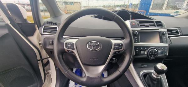 Balts Toyota Verso 2013 Viļņa, ar dzinēja tilpumu 2.00 L un nobraukumu 216 tūkst. km par 6070 €, foto 8 vietnē AUTOMOTO.COM.LV
