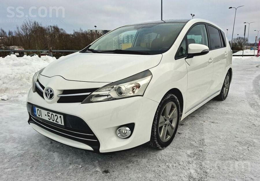 Balts Toyota Verso 2014 Rīga, ar dzinēja tilpumu 1.60 L un nobraukumu 188 tūkst. km par 6700 €, foto 1 vietnē AUTOMOTO.COM.LV