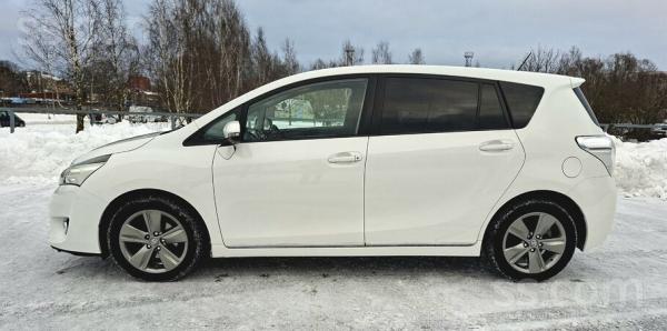 Balts Toyota Verso 2014 Rīga, ar dzinēja tilpumu 1.60 L un nobraukumu 188 tūkst. km par 6700 €, foto 3 vietnē AUTOMOTO.COM.LV