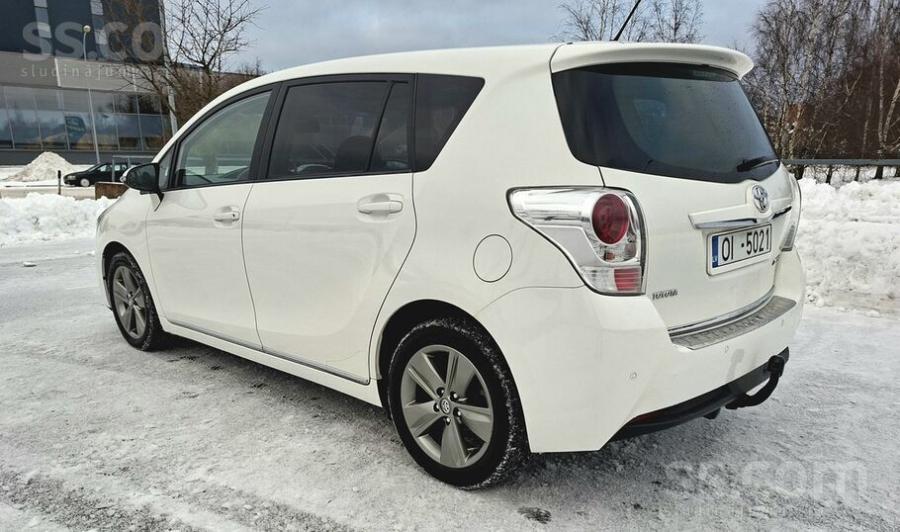 Balts Toyota Verso 2014 Rīga, ar dzinēja tilpumu 1.60 L un nobraukumu 188 tūkst. km par 6700 €, foto 4 vietnē AUTOMOTO.COM.LV