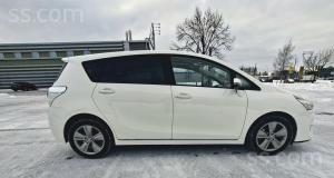 Balts Toyota Verso 2014 Rīga, ar dzinēja tilpumu 1.60 L un nobraukumu 188 tūkst. km par 6700 €, foto 5 vietnē AUTOMOTO.COM.LV
