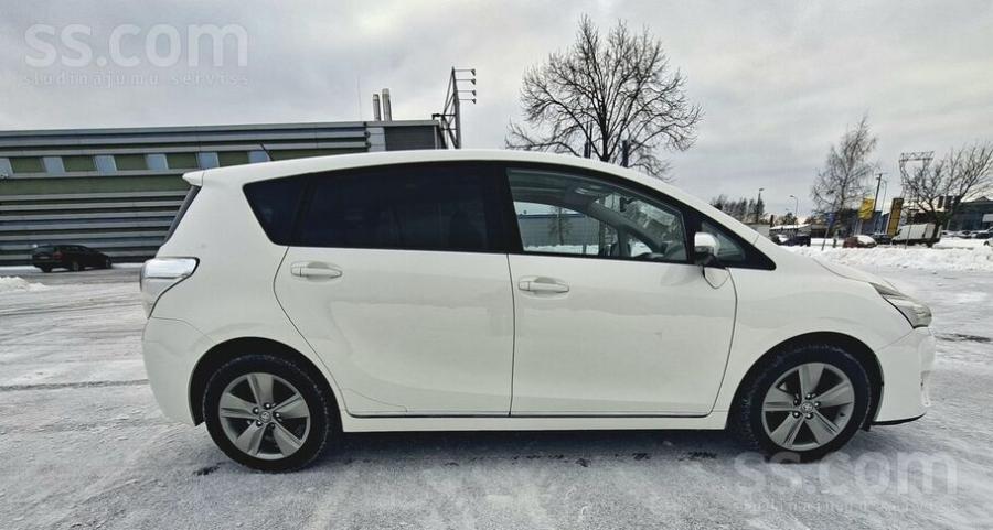 Balts Toyota Verso 2014 Rīga, ar dzinēja tilpumu 1.60 L un nobraukumu 188 tūkst. km par 6700 €, foto 5 vietnē AUTOMOTO.COM.LV