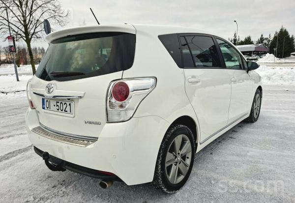 Balts Toyota Verso 2014 Rīga, ar dzinēja tilpumu 1.60 L un nobraukumu 188 tūkst. km par 6700 €, foto 6 vietnē AUTOMOTO.COM.LV
