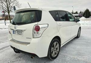 Balts Toyota Verso 2014 Rīga, ar dzinēja tilpumu 1.60 L un nobraukumu 188 tūkst. km par 6700 €, foto 6 vietnē AUTOMOTO.COM.LV