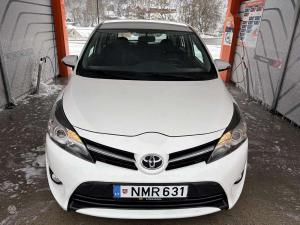 White Toyota Verso 2014 in Vilnius, with an engine capacity of 1.60 L and mileage of 212 thousand km for 7500 €, photo  on AUTOMOTO.COM.LV
