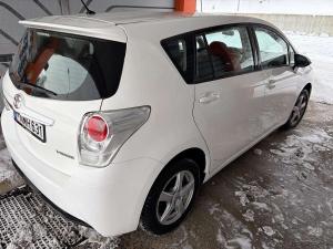 Balts Toyota Verso 2014 Viļņa, ar dzinēja tilpumu 1.60 L un nobraukumu 212 tūkst. km par 7500 €, foto 6 vietnē AUTOMOTO.COM.LV