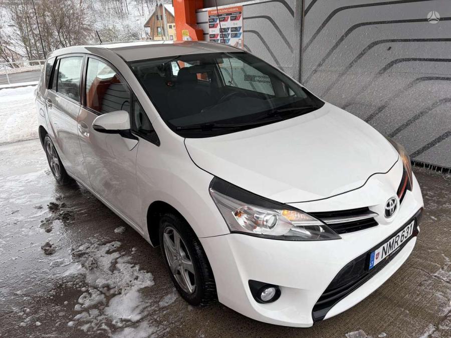 Balts Toyota Verso 2014 Viļņa, ar dzinēja tilpumu 1.60 L un nobraukumu 212 tūkst. km par 7500 €, foto 7 vietnē AUTOMOTO.COM.LV