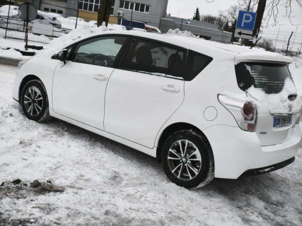 Balts Toyota Verso 2014 Klaipėda, ar dzinēja tilpumu 2.00 L un nobraukumu 230 tūkst. km par 6490 €, foto 8 vietnē AUTOMOTO.COM.LV