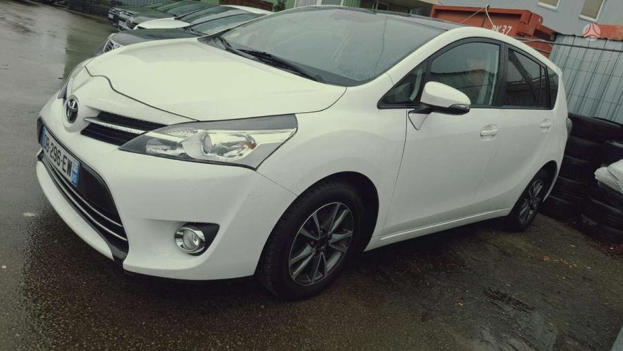 Balts Toyota Verso 2014 Klaipėda, ar dzinēja tilpumu 2.00 L un nobraukumu 230 tūkst. km par 6490 €, foto 17 vietnē AUTOMOTO.COM.LV