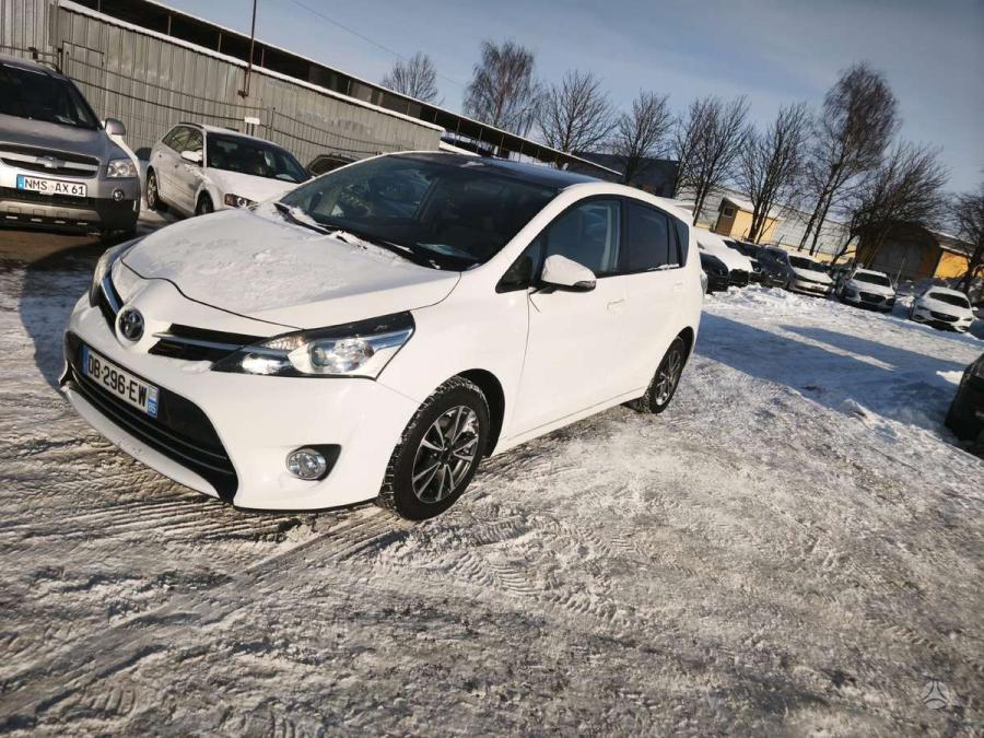 Balts Toyota Verso 2014 Klaipėda, ar dzinēja tilpumu 2.00 L un nobraukumu 230 tūkst. km par 6490 €, foto 23 vietnē AUTOMOTO.COM.LV