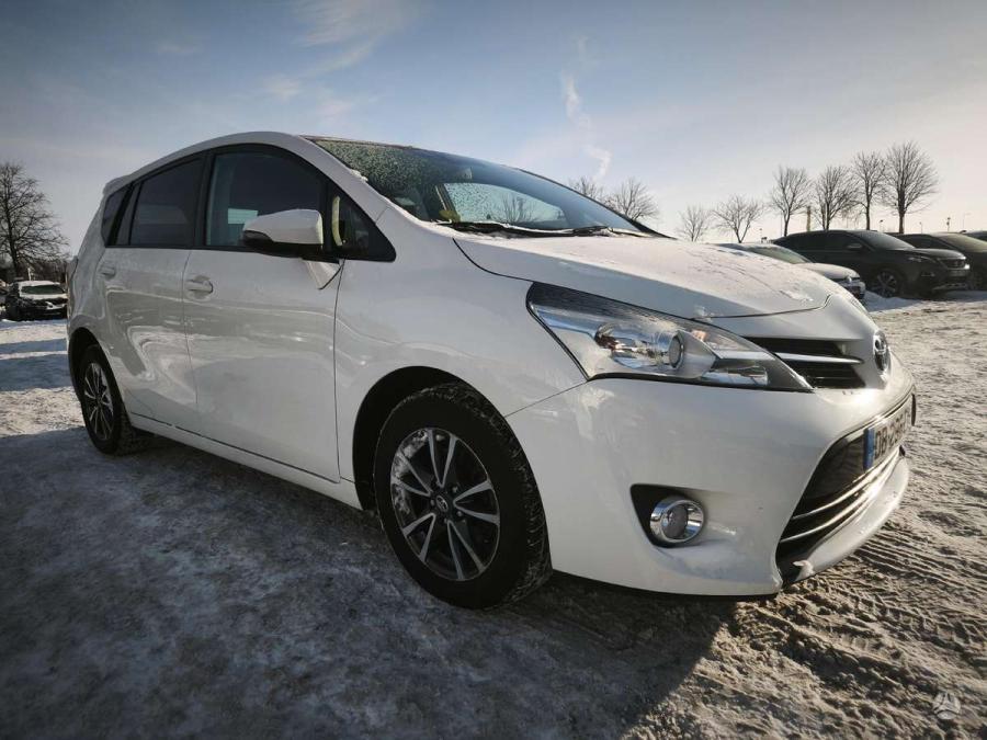 Balts Toyota Verso 2014 Klaipėda, ar dzinēja tilpumu 2.00 L un nobraukumu 230 tūkst. km par 6490 €, foto 25 vietnē AUTOMOTO.COM.LV