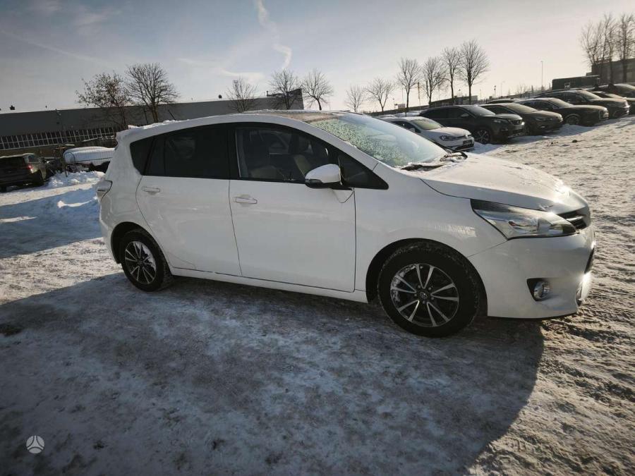 Balts Toyota Verso 2014 Klaipėda, ar dzinēja tilpumu 2.00 L un nobraukumu 230 tūkst. km par 6490 €, foto 27 vietnē AUTOMOTO.COM.LV