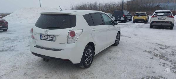 White Toyota Verso 2014 in Kaunas, with an engine capacity of 1.60 L and mileage of 196 thousand km for 6350 €, photo 6 on AUTOMOTO.COM.LV
