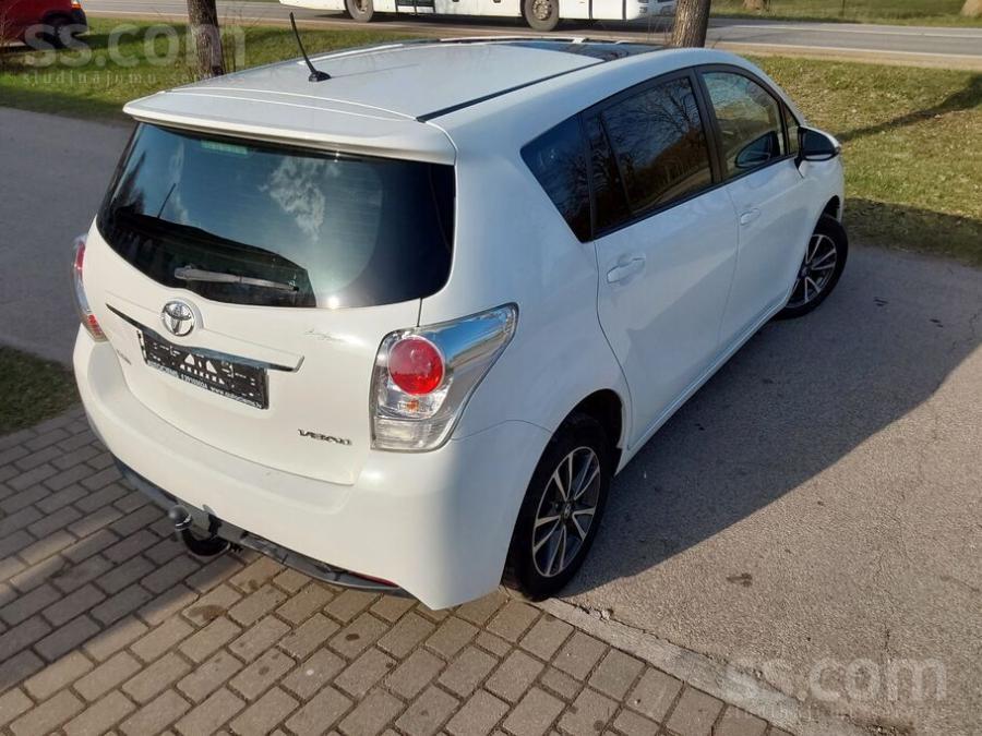 Balts Toyota Verso 2014 Ogre, ar dzinēja tilpumu 1.60 L un nobraukumu 180 tūkst. km par 6500 €, foto 3 vietnē AUTOMOTO.COM.LV