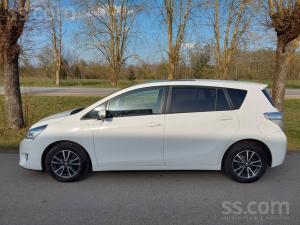 Balts Toyota Verso 2014 Ogre, ar dzinēja tilpumu 1.60 L un nobraukumu 180 tūkst. km par 6500 €, foto 7 vietnē AUTOMOTO.COM.LV