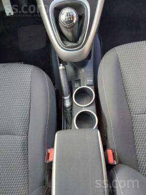 Balts Toyota Verso 2014 Ogre, ar dzinēja tilpumu 1.60 L un nobraukumu 180 tūkst. km par 6500 €, foto 12 vietnē AUTOMOTO.COM.LV