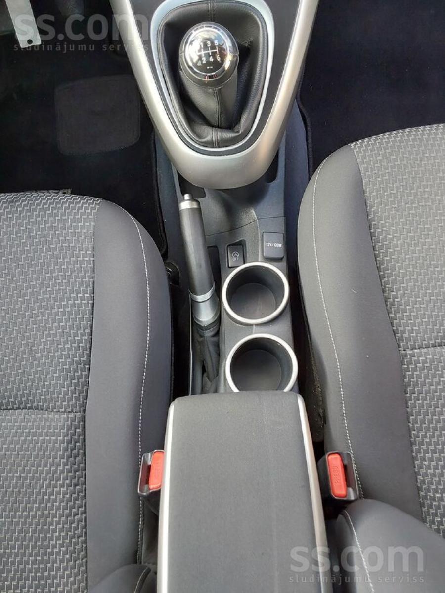 Balts Toyota Verso 2014 Ogre, ar dzinēja tilpumu 1.60 L un nobraukumu 180 tūkst. km par 6500 €, foto 12 vietnē AUTOMOTO.COM.LV
