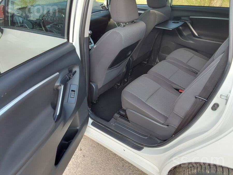 Balts Toyota Verso 2014 Ogre, ar dzinēja tilpumu 1.60 L un nobraukumu 180 tūkst. km par 6500 €, foto 23 vietnē AUTOMOTO.COM.LV