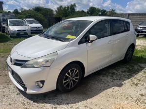 White Toyota Verso 2014 in Panevezys, with an engine capacity of 1.60 L and mileage of 300 thousand km for 3950 €, photo  on AUTOMOTO.COM.LV