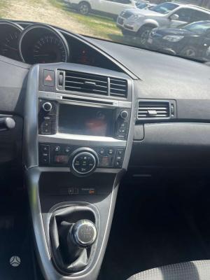 Balts Toyota Verso 2014 Panevēža, ar dzinēja tilpumu 1.60 L un nobraukumu 300 tūkst. km par 3950 €, foto 7 vietnē AUTOMOTO.COM.LV