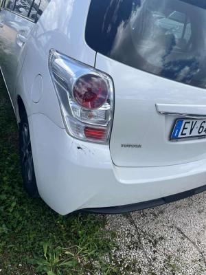 Balts Toyota Verso 2014 Panevēža, ar dzinēja tilpumu 1.60 L un nobraukumu 300 tūkst. km par 3950 €, foto 14 vietnē AUTOMOTO.COM.LV
