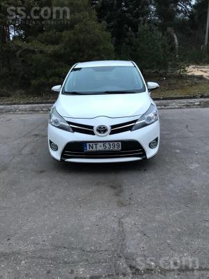 Balts Toyota Verso 2014 Rīga, ar dzinēja tilpumu 1.60 L un nobraukumu 363 tūkst. km par 4700 €, foto  vietnē AUTOMOTO.COM.LV
