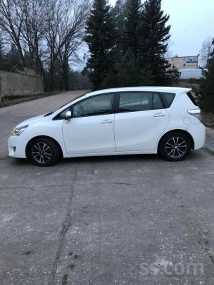 Balts Toyota Verso 2014 Rīga, ar dzinēja tilpumu 1.60 L un nobraukumu 363 tūkst. km par 4700 €, foto 4 vietnē AUTOMOTO.COM.LV