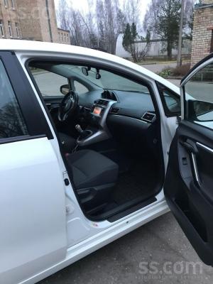 Balts Toyota Verso 2014 Rīga, ar dzinēja tilpumu 1.60 L un nobraukumu 363 tūkst. km par 4700 €, foto 7 vietnē AUTOMOTO.COM.LV