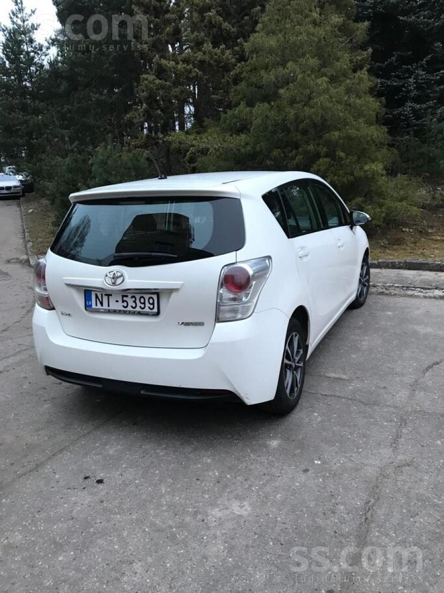 Balts Toyota Verso 2014 Rīga, ar dzinēja tilpumu 1.60 L un nobraukumu 363 tūkst. km par 4700 €, foto 8 vietnē AUTOMOTO.COM.LV