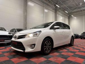 Balts Toyota Verso 2014 Viļņa, ar dzinēja tilpumu 1.60 L un nobraukumu 297 tūkst. km par 5000 €, foto  vietnē AUTOMOTO.COM.LV