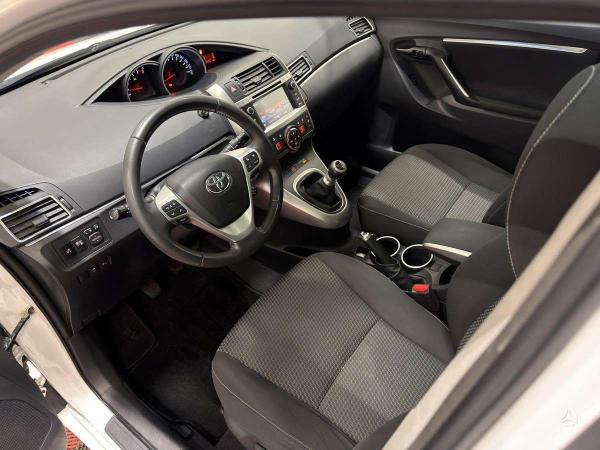 Balts Toyota Verso 2014 Viļņa, ar dzinēja tilpumu 1.60 L un nobraukumu 297 tūkst. km par 5000 €, foto 9 vietnē AUTOMOTO.COM.LV