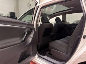 White Toyota Verso 2014 in Vilnius, with an engine capacity of 1.60 L and mileage of 297 thousand km for 4500 €, photo 26 on AUTOMOTO.COM.LV