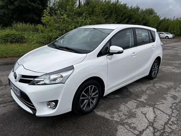 Balts Toyota Verso 2014 Panevēža, ar dzinēja tilpumu 1.60 L un nobraukumu 280 tūkst. km par 4900 €, foto 3 vietnē AUTOMOTO.COM.LV