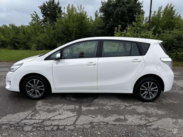 Balts Toyota Verso 2014 Panevēža, ar dzinēja tilpumu 1.60 L un nobraukumu 280 tūkst. km par 4900 €, foto 4 vietnē AUTOMOTO.COM.LV