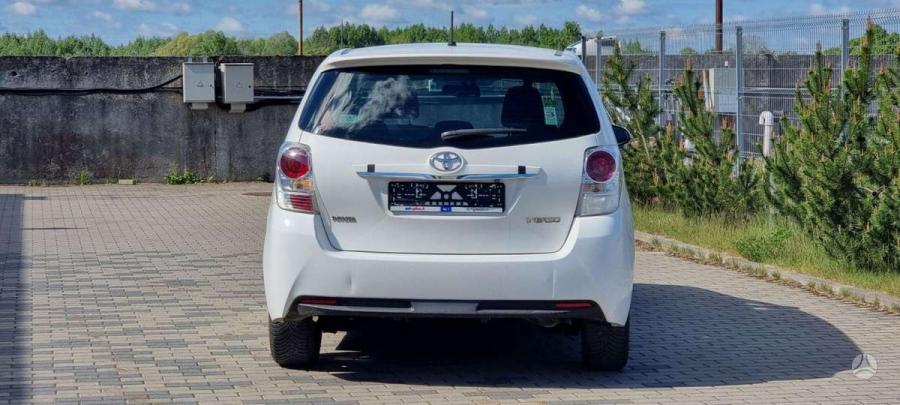 Белый Тойота Версо 2014 в Шяуляй, объемом двигателя 1.60 л и пробегом 228 тыс. км за 5200 €, фото 7 на AUTOMOTO.COM.LV