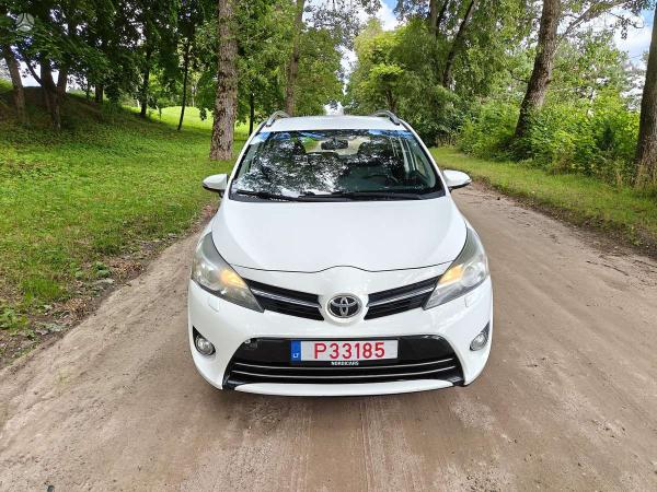 Balts Toyota Verso 2014 Viļņa, ar dzinēja tilpumu 1.60 L un nobraukumu 362 tūkst. km par 3950 €, foto 2 vietnē AUTOMOTO.COM.LV