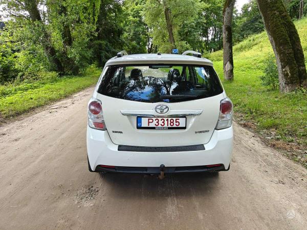 Balts Toyota Verso 2014 Viļņa, ar dzinēja tilpumu 1.60 L un nobraukumu 362 tūkst. km par 3950 €, foto 5 vietnē AUTOMOTO.COM.LV