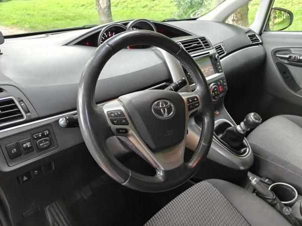 Balts Toyota Verso 2014 Viļņa, ar dzinēja tilpumu 1.60 L un nobraukumu 362 tūkst. km par 3950 €, foto 8 vietnē AUTOMOTO.COM.LV